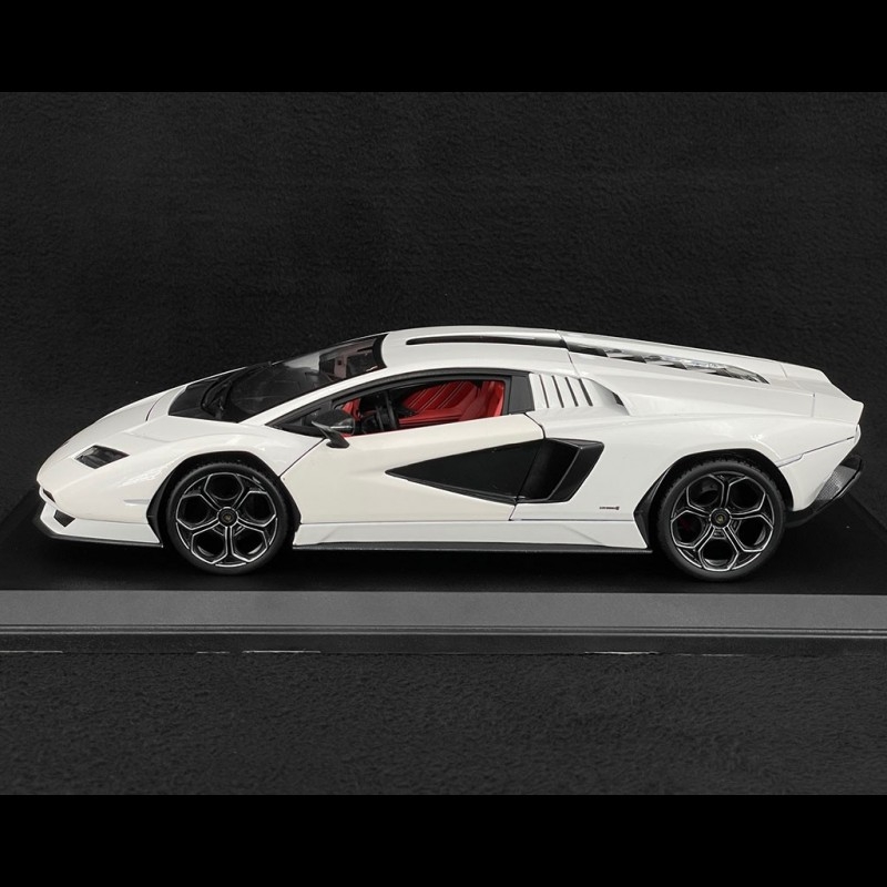 Lamborghini Countach LPI 800-4 2022 Weiß Impact White 1/18 Maisto 31459