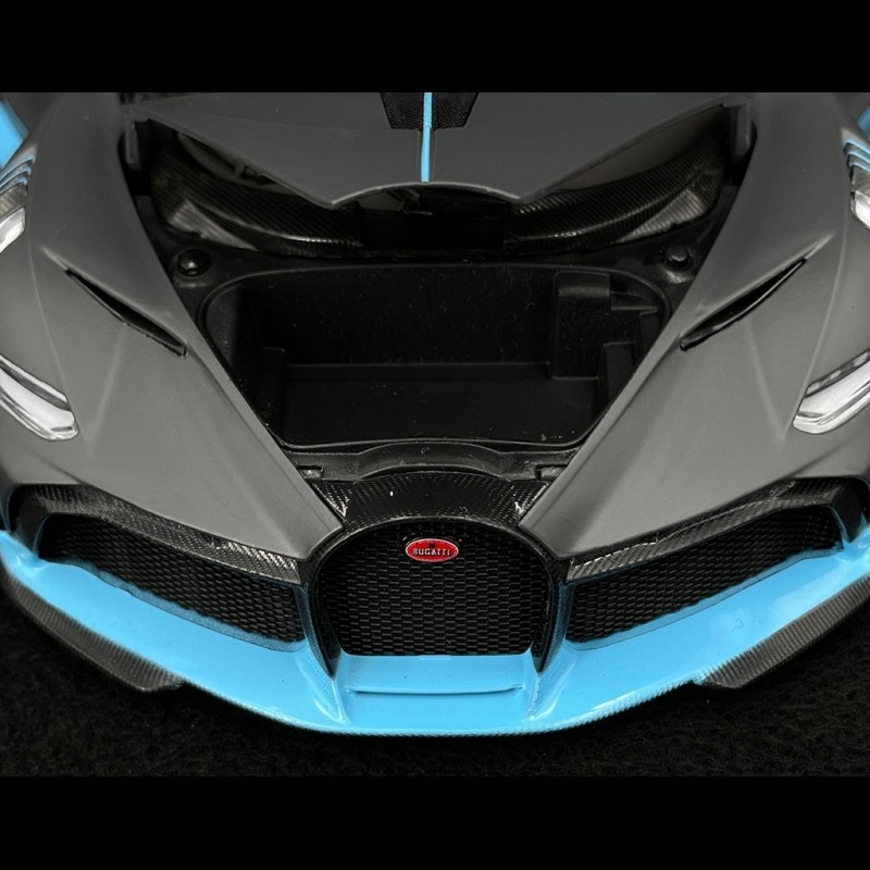 Bugatti Divo 2018 Matt Grey / Light Blue 1/18 Bburago 11045