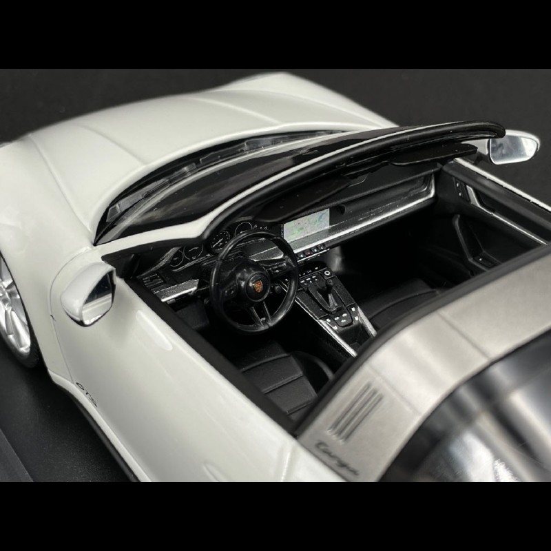 Porsche 911 Targa 4 GTS 2021 typ 992 Kreide Grau 1/18 Minichamps 155061064