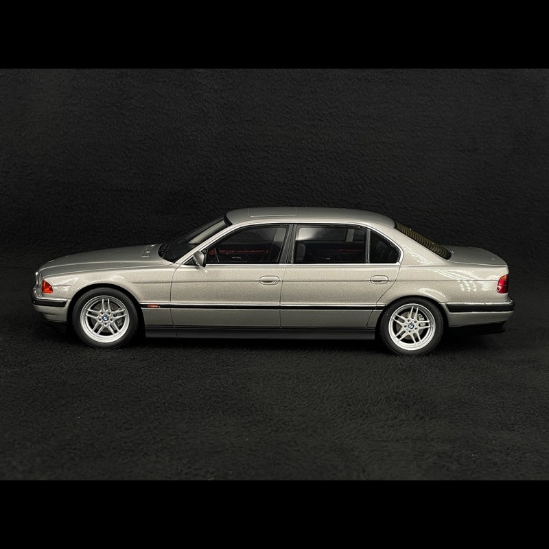 BMW E38 750 IL 1995 Silver 1/18 Ottomobile OT952