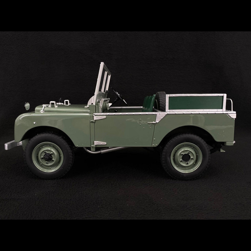 Land Rover 80 RHD Light Green 1/12 Schuco 450046800