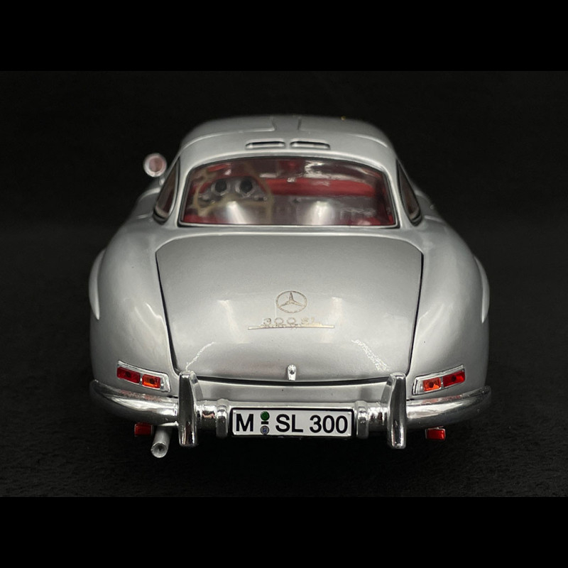 Mercedes-Benz 300 SL 1954 Silber 1/18 Schuco 450045000