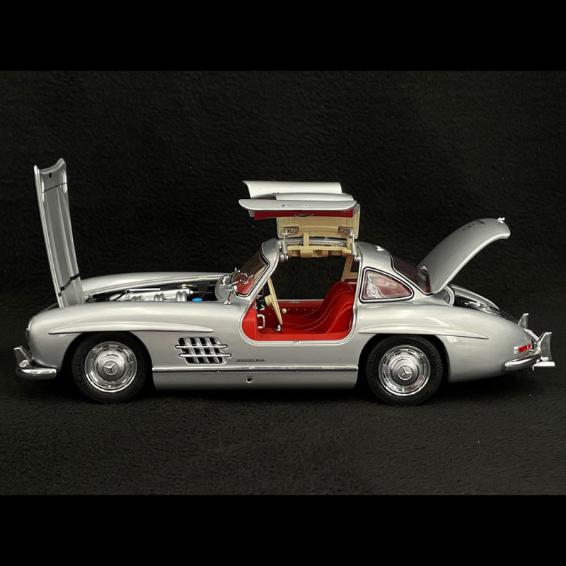 Mercedes-Benz 300 SL 1954 Silver 1/18 Schuco 450045000