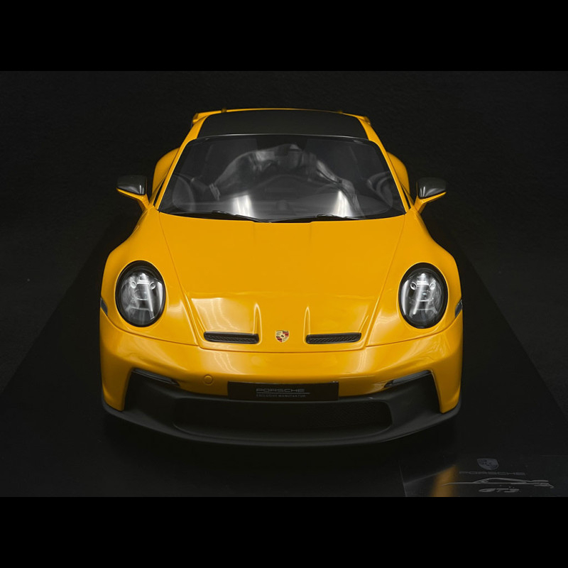 Porsche 911 GT3 Type 992 2021 Signal Yellow 1/12 Spark WAP0231550NGTS