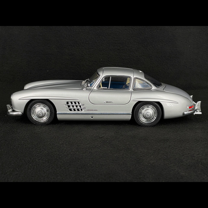Mercedes-Benz 300 SL 1954 Argent 1/18 Schuco 450045200