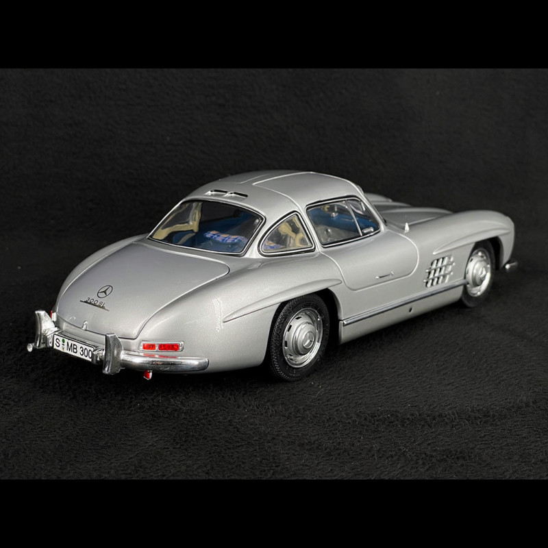 Mercedes-Benz 300 SL 1954 Silver 1/18 Schuco 450045200
