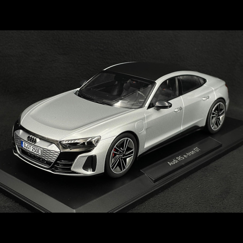 Audi RS e-tron GT 2021 Gris Argent métallisé 1/18 Norev 188381