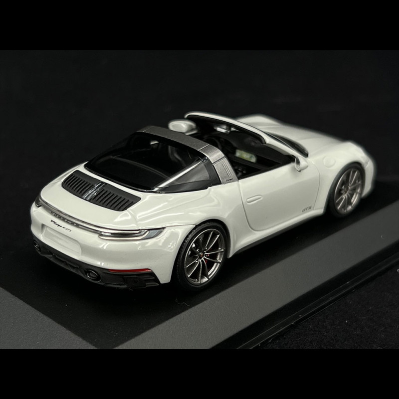 Porsche 911 Targa 4 GTS Type 992 2022 Chalk Grey 1/43 Minichamps 410061061