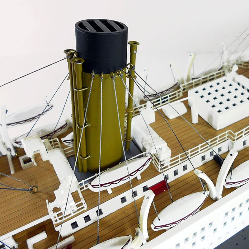 Titanic Boat Model RMS ocean liner 92 cm 1/300 Wood