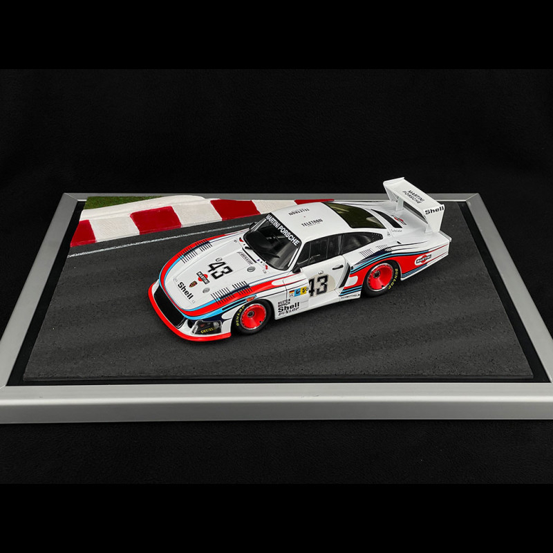 Diorama 1/18 Showcase for model Race track with Ripple strip Premium ...