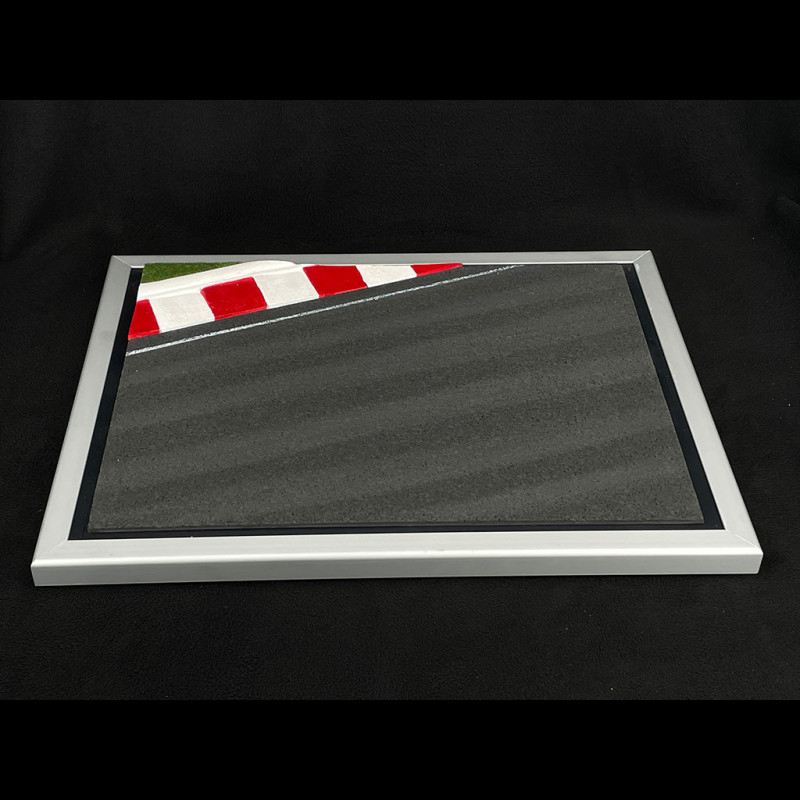 Diorama 1/18 Showcase for model Race track with Ripple strip Premium ...