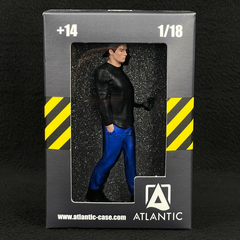 Figurine mechanic on drink break Diorama 1/18 Premium 18002