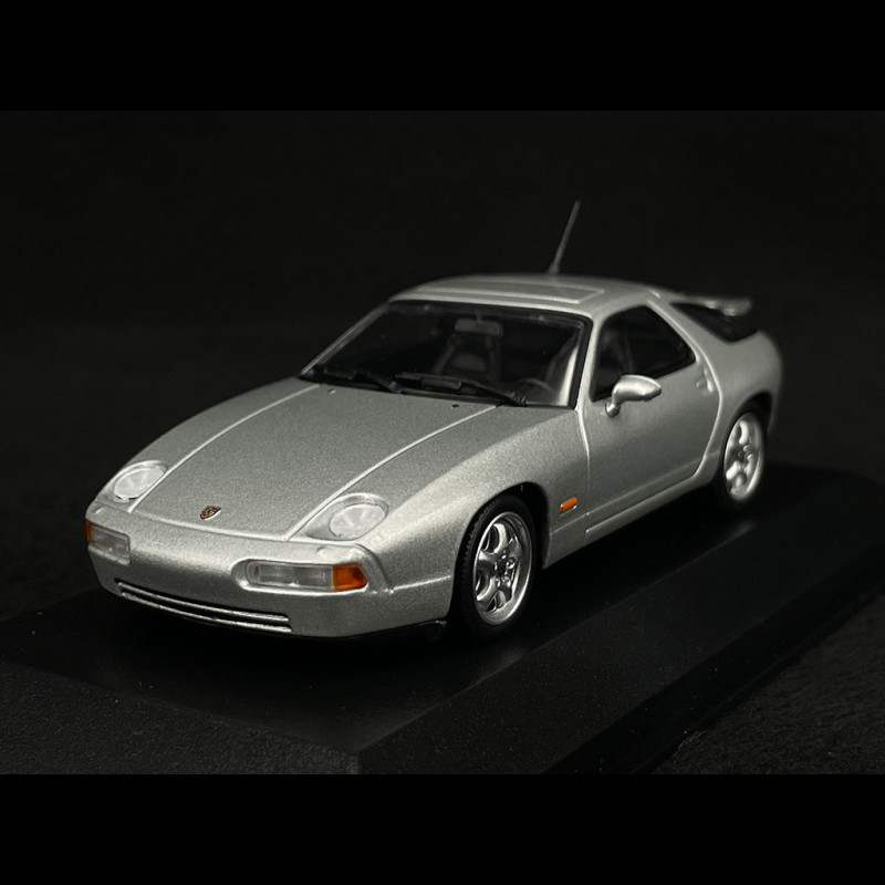 Porsche 928 GTS 1991 Zermatt silver metallic 1/43 Minichamps 940068105