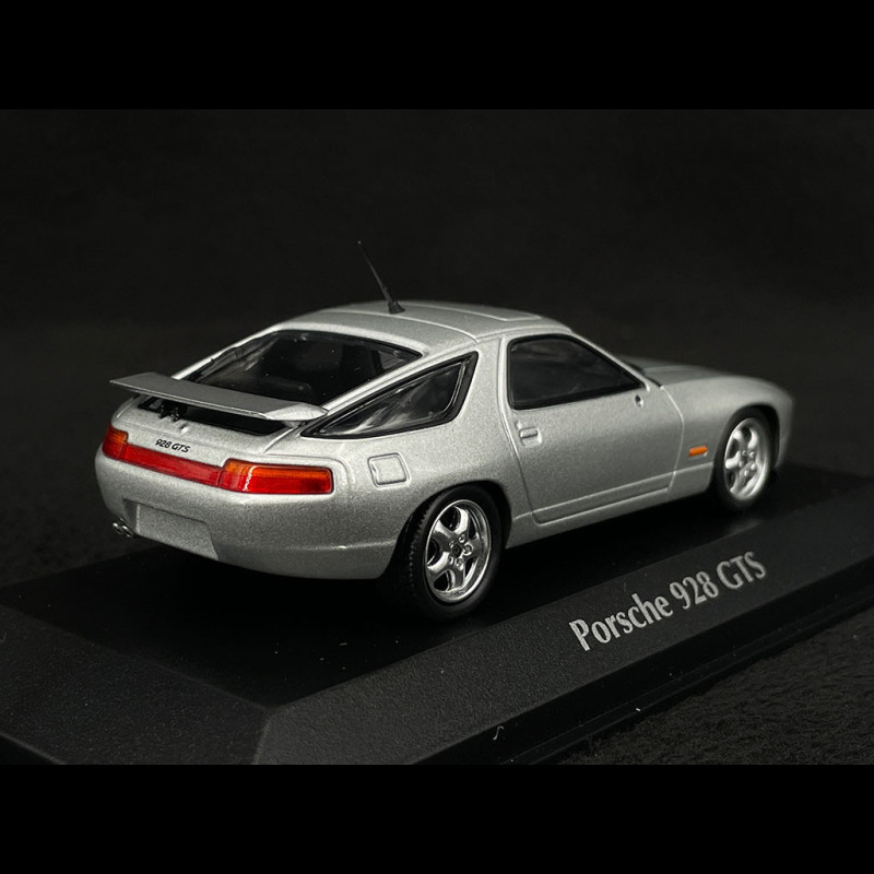 Porsche 928 GTS 1991 Zermatt silver metallic 1/43 Minichamps 940068105