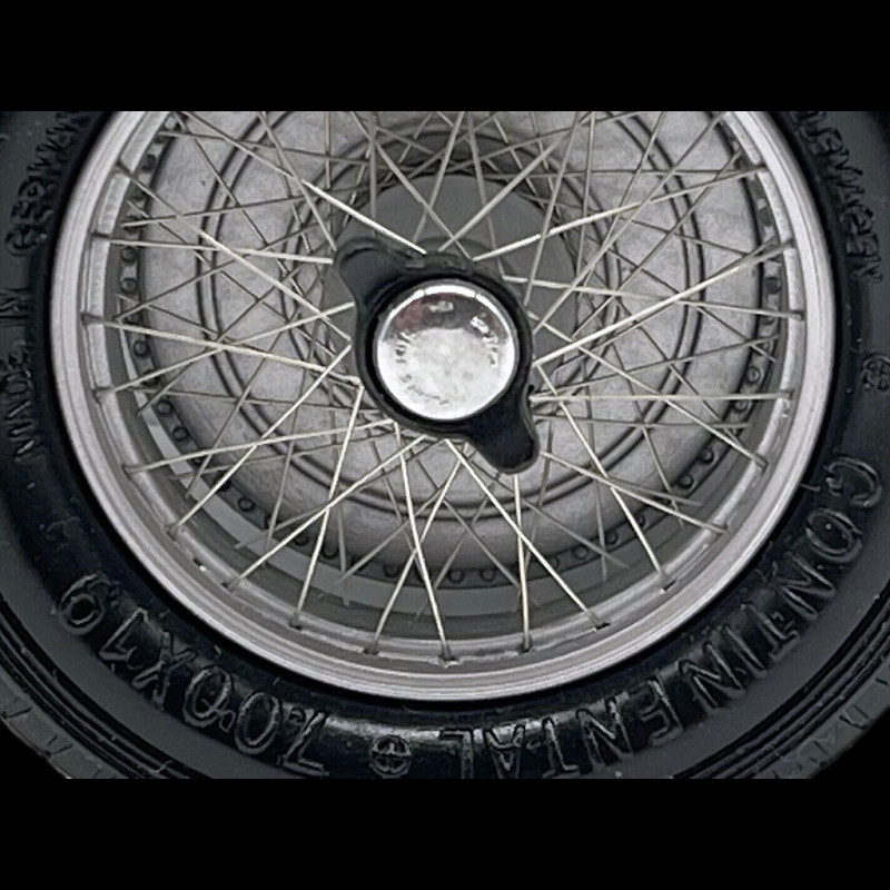 Auto-Union Typ D Silver arrow Grand-Prix 1938-1939 1/18 CMC M-027