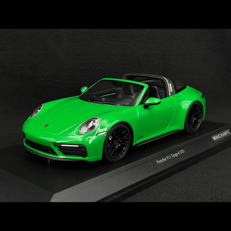 Porsche 911 Targa 4 GTS Type 992 2021 Pythongrün 1/18 Minichamps 155061065