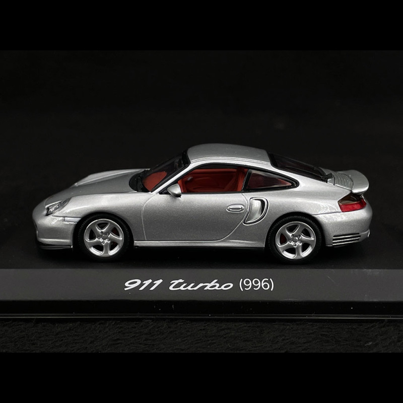 Porsche 911 Turbo Coupé Type 996 2000 Silver grey metallic 1/43 Minichamps WAP02007010