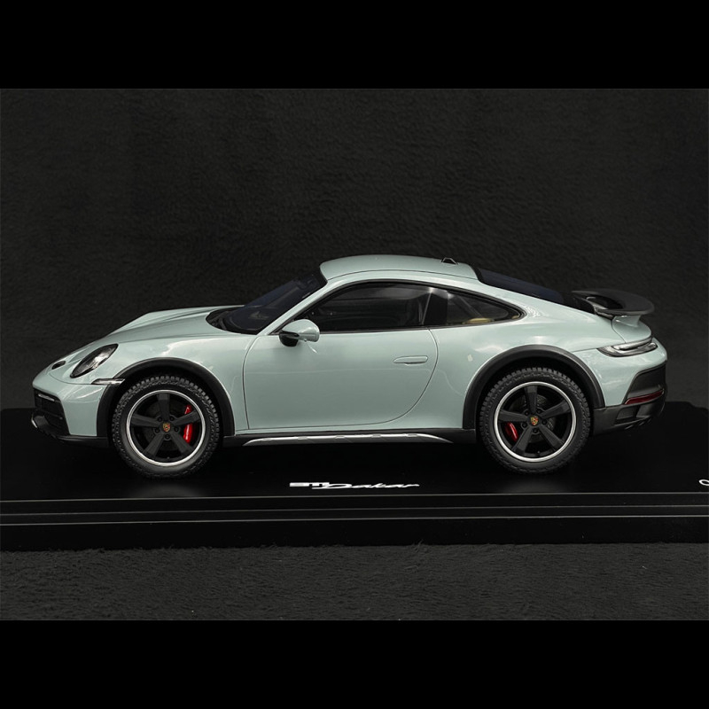 Porsche 911 Dakar Type 992 2023 Shade Green Metallic 1/18 Spark ...