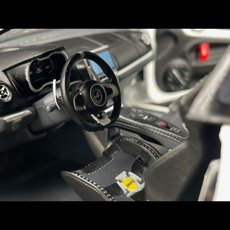 Alpine A110 R Radicale 2023 Le Mans White 1/18 Solido S1801626