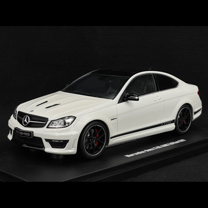 Mercedes-Benz C63 AMG 2014 Diamond White 1/18 GT Spirit GT899