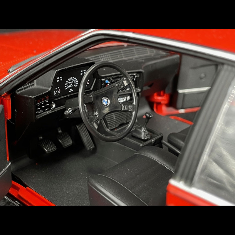 BMW 635 CSI E24 1984 Red 1/18 Solido S1810301