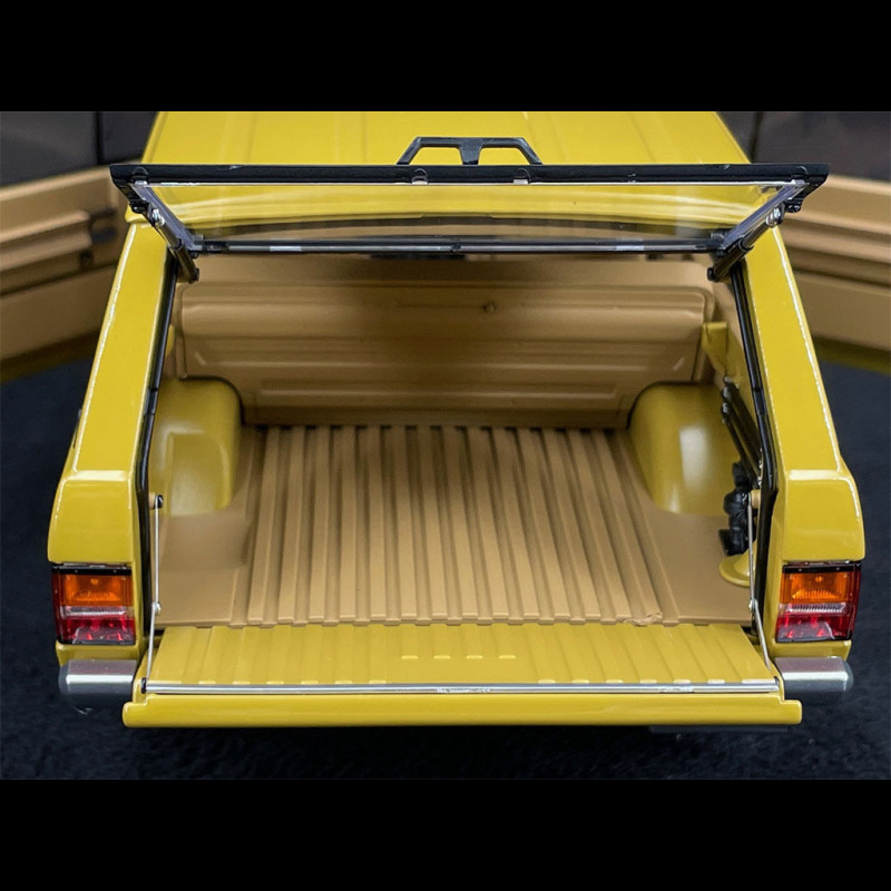 Range Rover 1970 Bahama Gold 1/18 Almost Real ALM810103