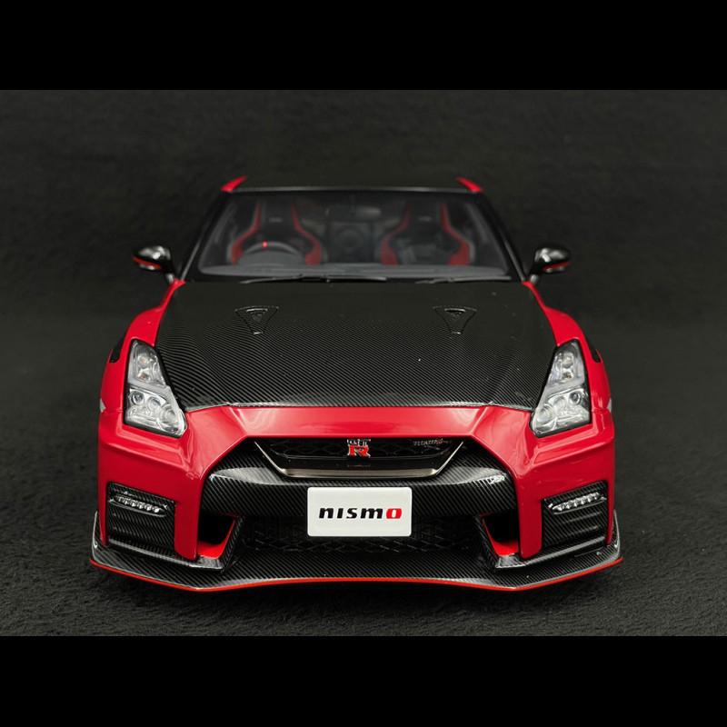 Nissan GT-R Nismo 2022 Type R35 Vibrant Red / Black 1/18 AutoArt 77502