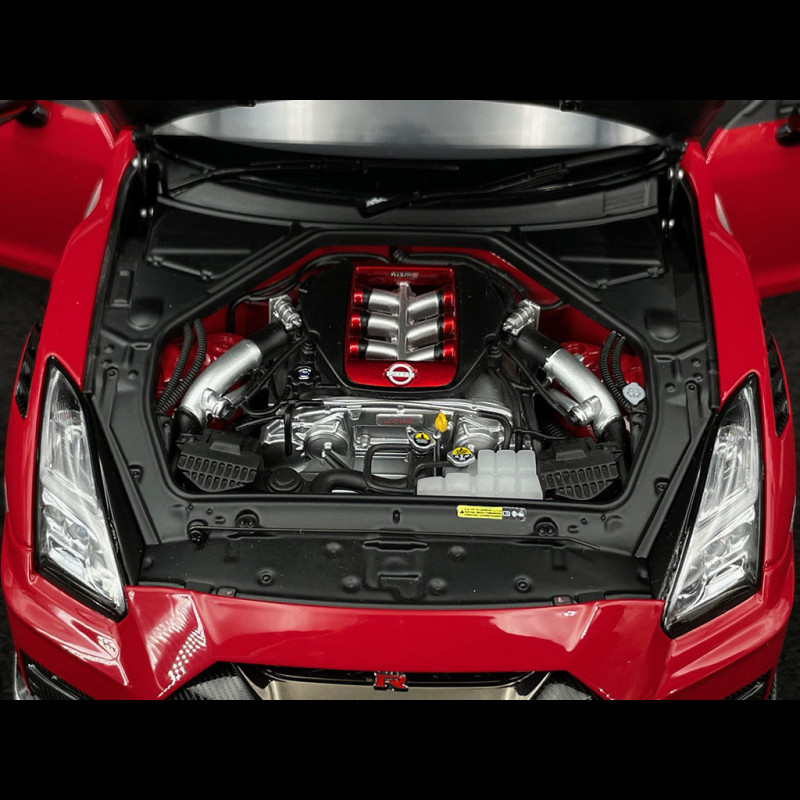 Nissan GT-R Nismo 2022 Type R35 Vibrant Red / Black 1/18 AutoArt 77502