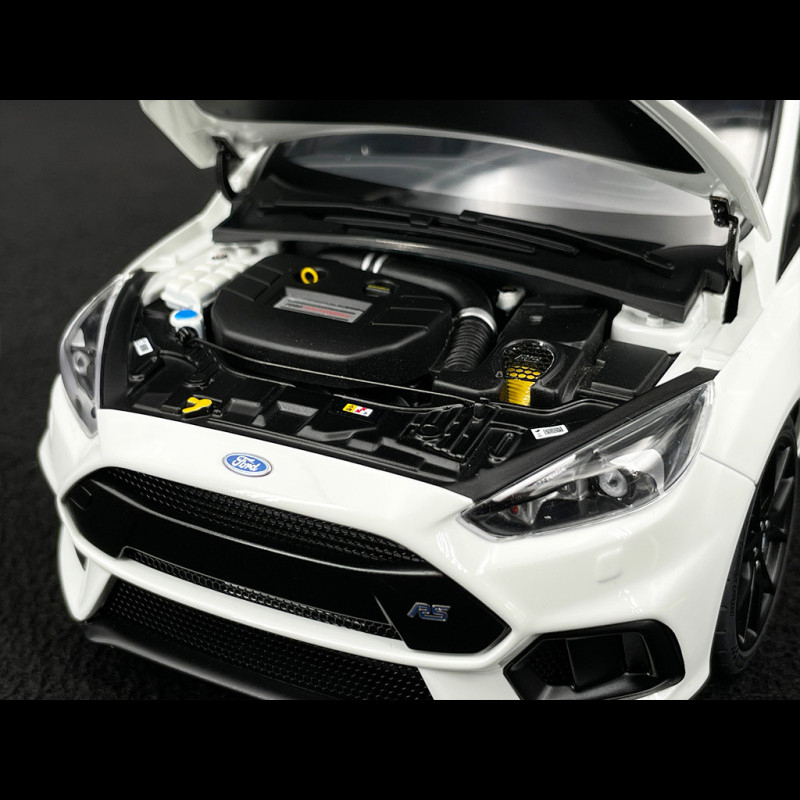 Ford Focus RS 2016 Frozen White 1/18 Autoart 72951