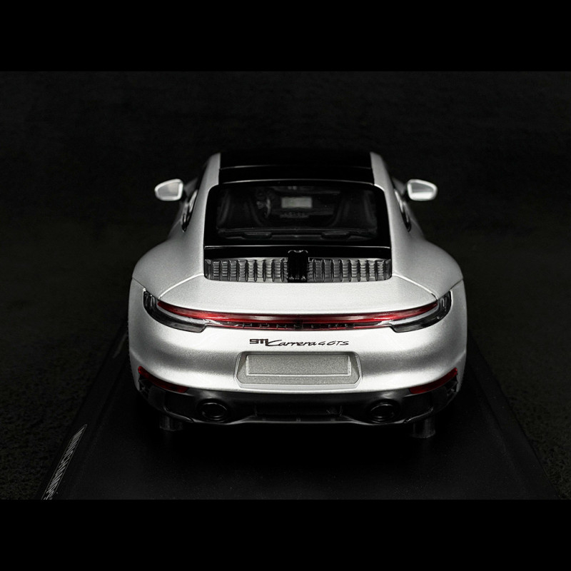 Porsche 911 Carrera 4 GTS Type 992 2020 GT Silver 1/18 Minichamps 155063104