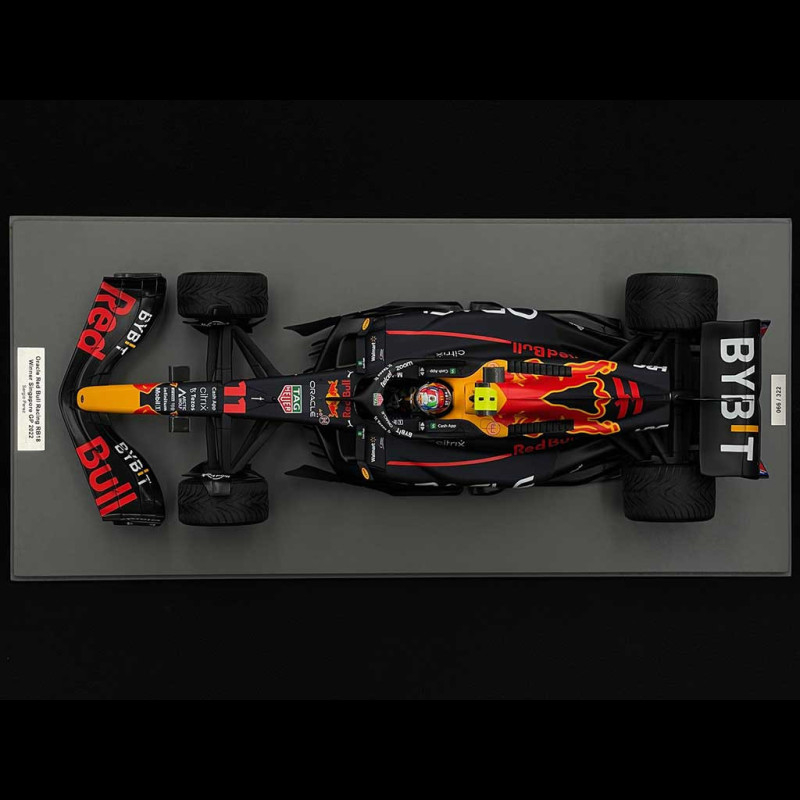 Sergio Perez Red Bull Racing RB18 n° 11 Winner GP Singapore 2022 F1 1/12 Spark 12S033
