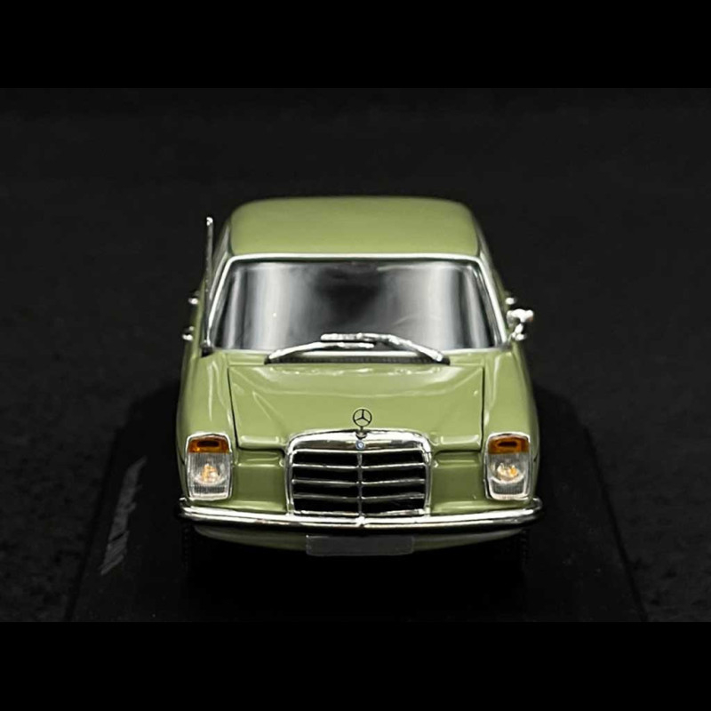 Mercedes-Benz 200 / 8 1968 Vert Clair 1/43 Minichamps 940034007
