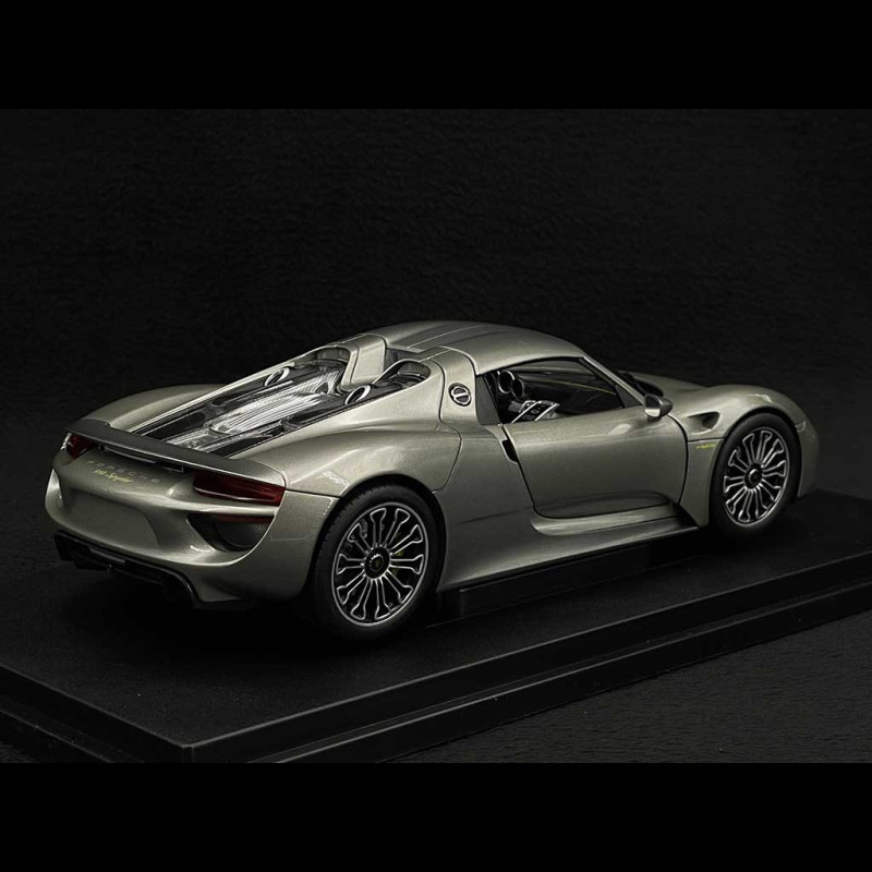Porsche 918 Spyder 2014 Silver 1/18 Welly 18051HGR
