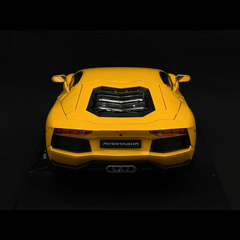 Lamborghini Aventador LP700-4 2011 Jaune 1/18 Welly 18041YE