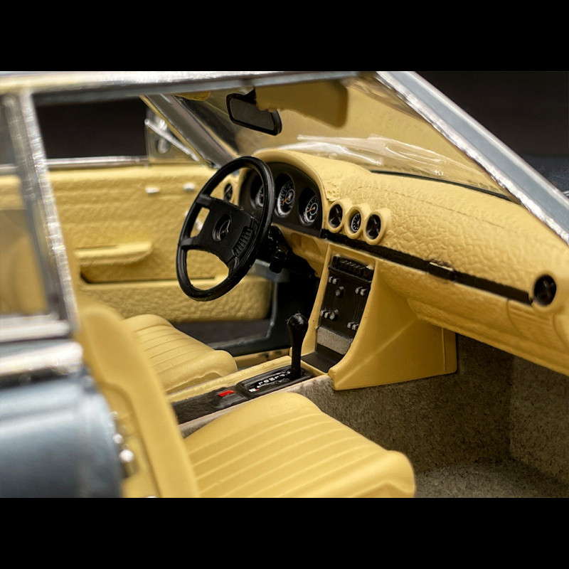 Mercedes-Benz 350 SL R107 Hardtop 1977 Hellblau Metallic 1/18 Sunstar 4666