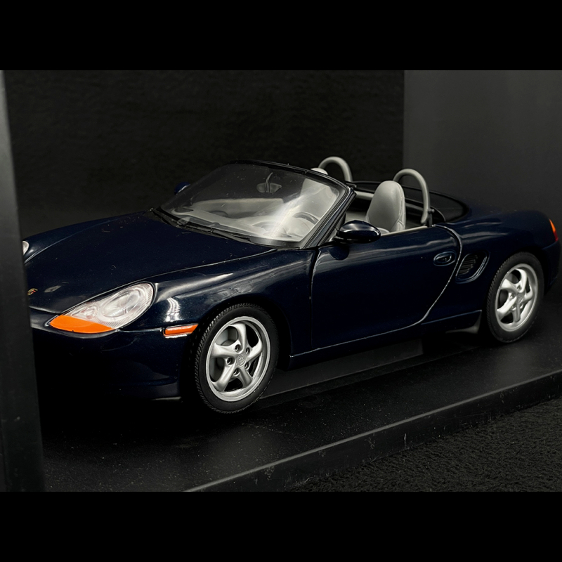 Porsche Boxster Type 986 1996 Night Blue 1/18 UT Models WAP021006