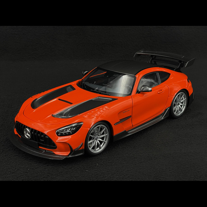 Mercedes AMG GT Black Series 2021 Orange 1/18 Minichamps 110032024