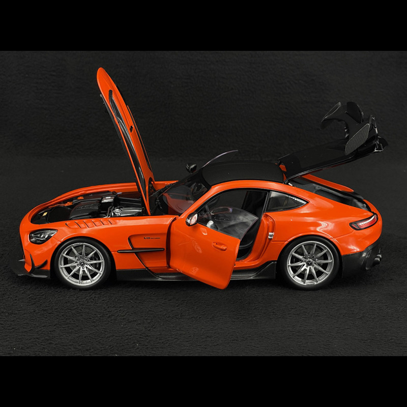 Mercedes AMG GT Black Series 2021 Orange 1/18 Minichamps 110032024