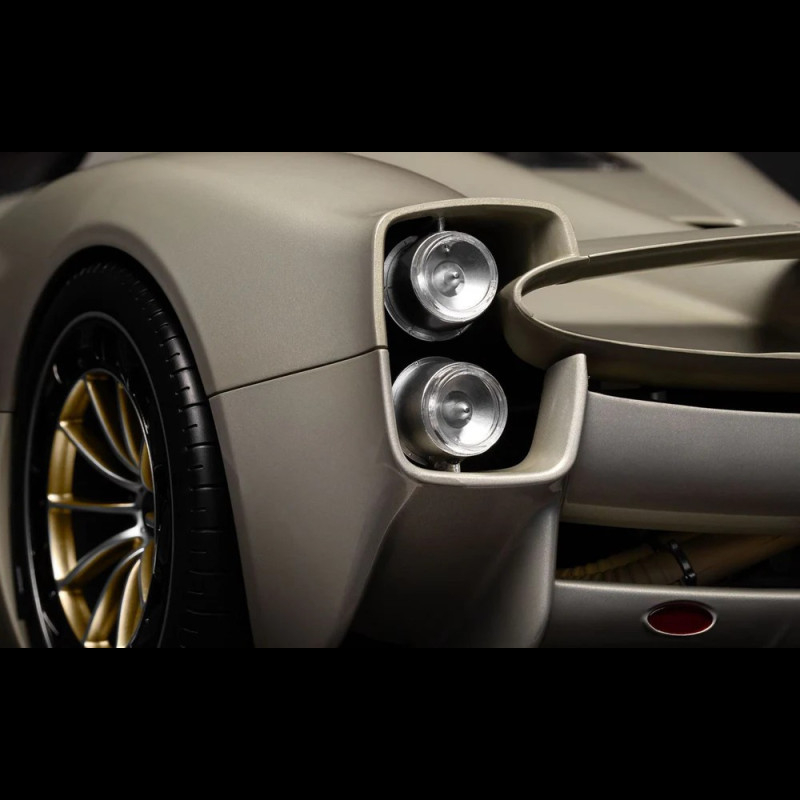 Kit Pagani Utopia Coupé 1:8 Rinascimento Lucido Pocher HK120