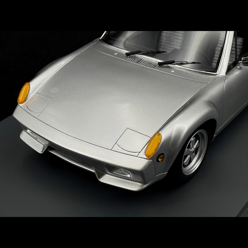 Porsche 916 1972 Silver Metallic 1:18 Schuco 450053800