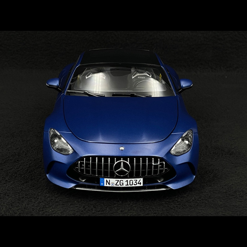 Mercedes-Benz AMG GT 63 4Matic - Spectral Blue Magno 1/18 NZG 1034/21
