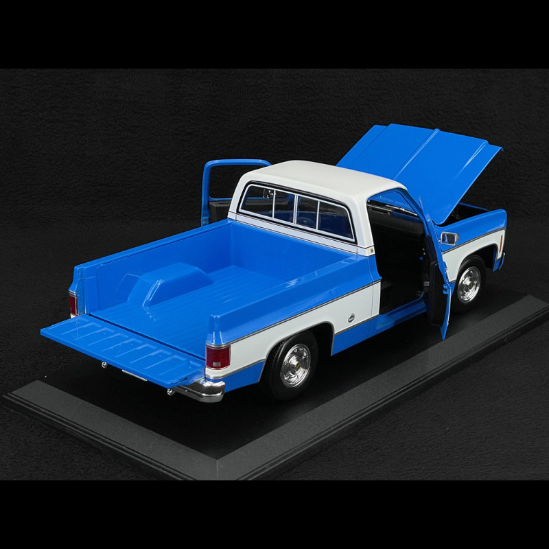 Chevrolet C-10 Pick Up Cheyenne Super 1974 Blue/White 1/18 Maisto 31467BU
