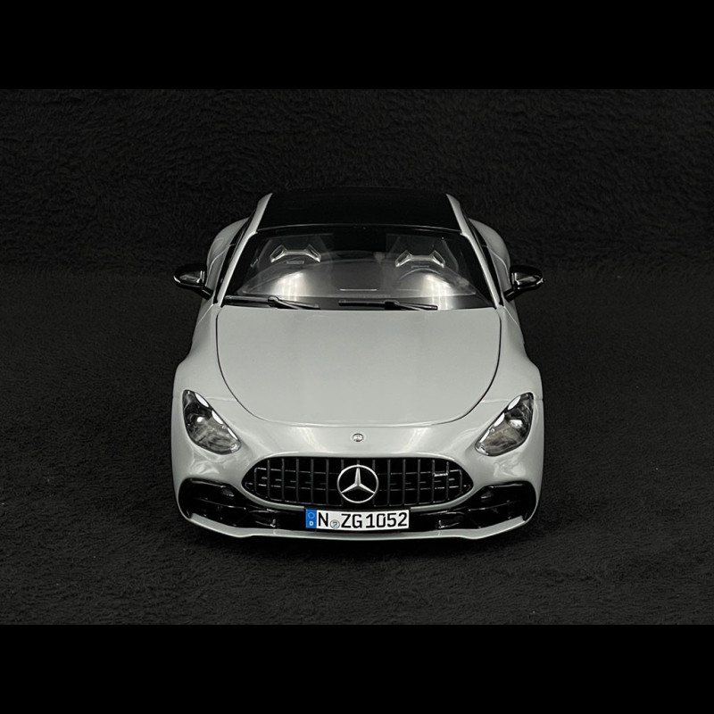 Mercedes-AMG GT 43 2024 Gris Alpin 1/18 NZG 105200059 1052/59