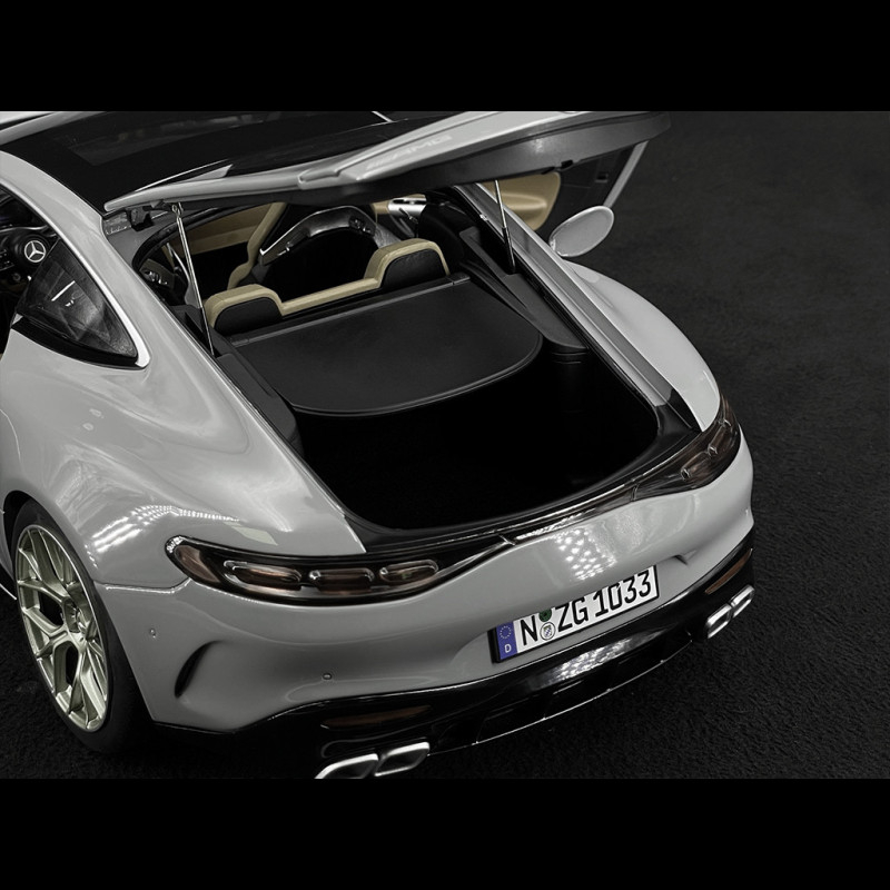Mercedes-AMG GT 63 2024 Gris Alpin 1/12 NZG 103310052 10331/52