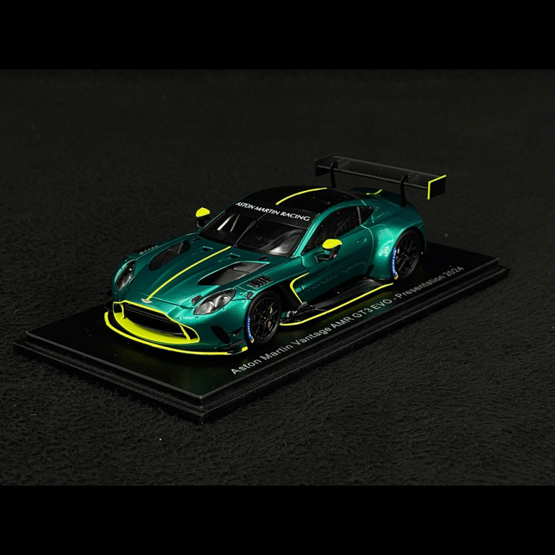 Aston Martin Vantage AMR GT3 Evo Präsentation 2024 1/43 Spark S7935