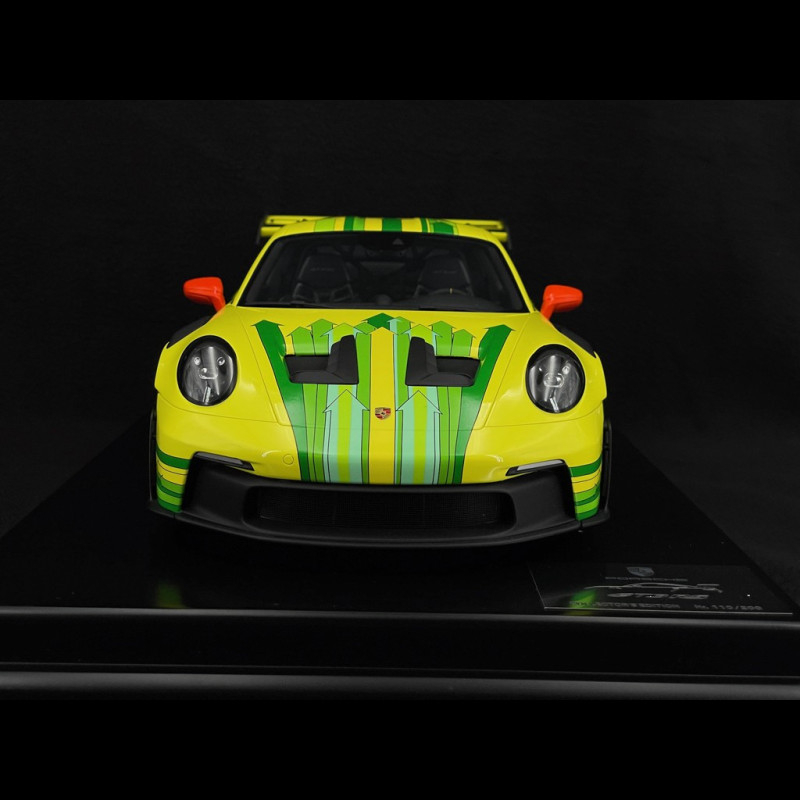 Porsche 911 GT3 RS Type 992 2024 Yellow / Green Grello 1/12 Spark ...