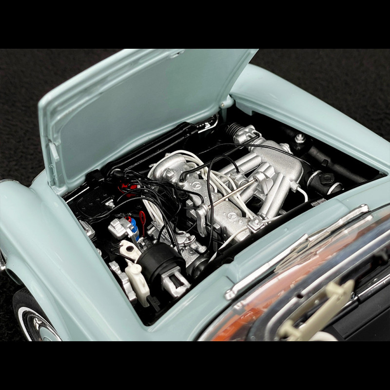 Mercedes-Benz 280 SL Pagoda W113 1968 Silver Green 1/18 Schuco 450060000