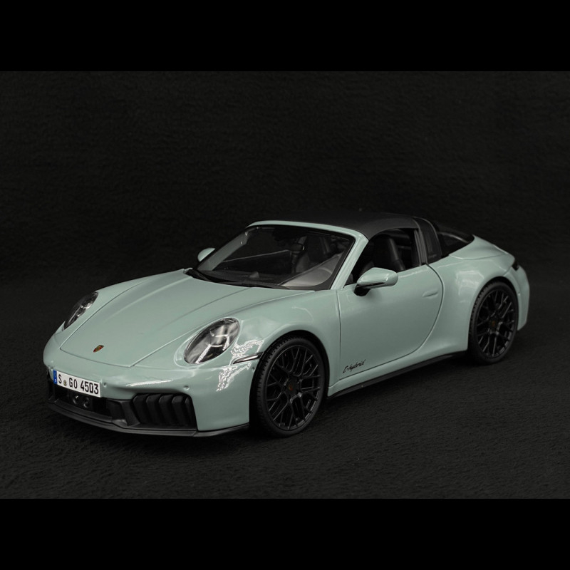 Porsche 911 Targa 4 GTS Hybrid Typ 922.2 2026 Shadegreen 1/18 Maisto M31470