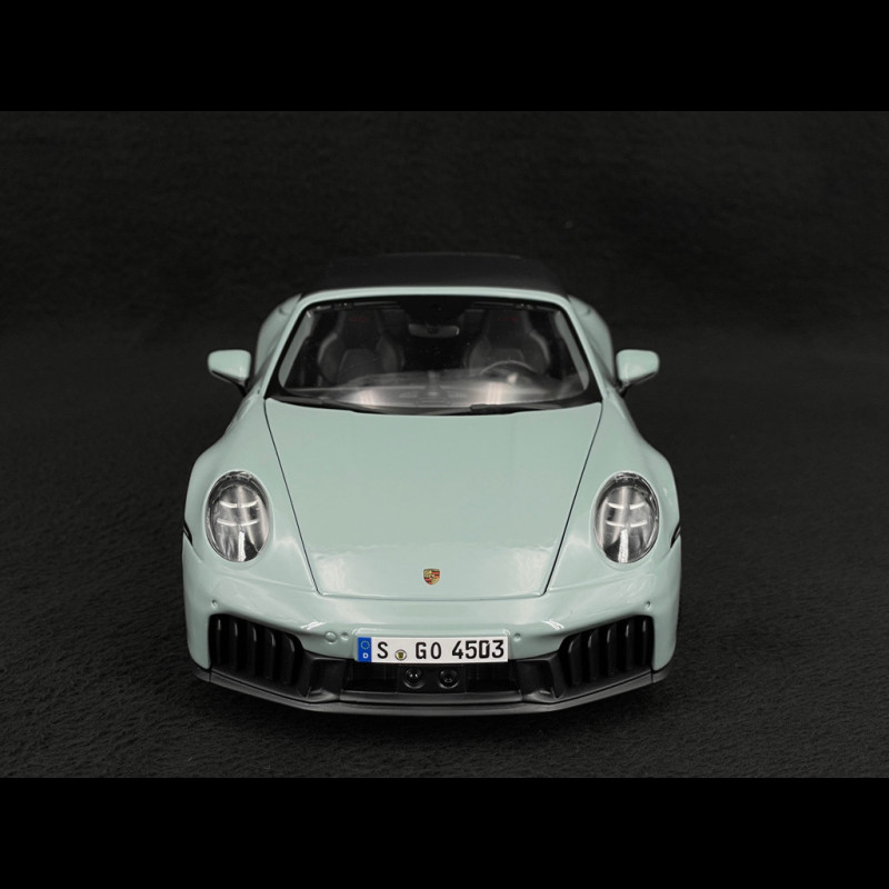 Porsche 911 Targa 4 GTS Hybrid Typ 922.2 2026 Shadegreen 1/18 Maisto M31470