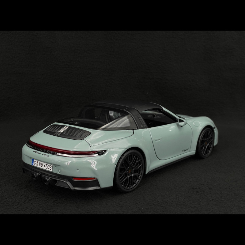 Porsche 911 Targa 4 GTS Hybrid Typ 922.2 2026 Shadegreen 1/18 Maisto M31470